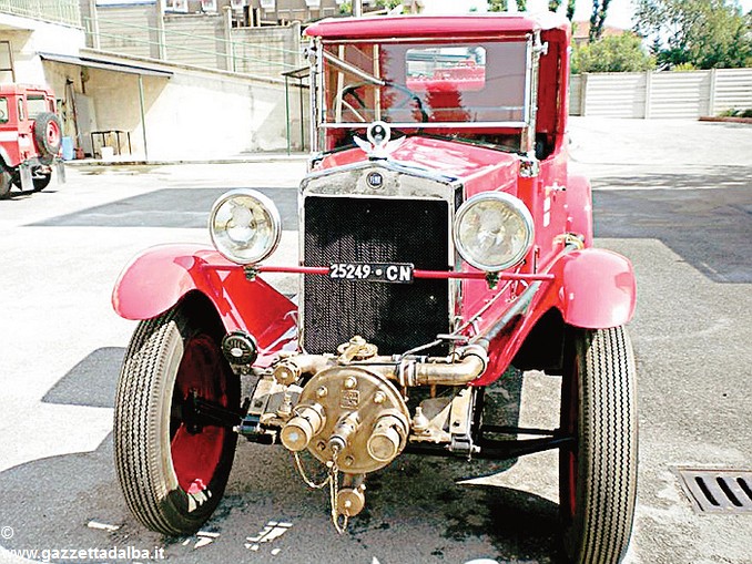 Vigili del fuoco: restaurata la storica Fiat 503