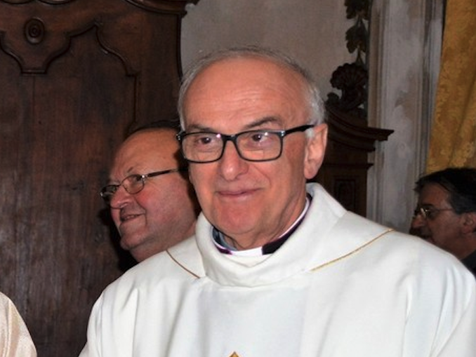 L'ultimo saluto a don Meo Bessone, parroco di Dogliani