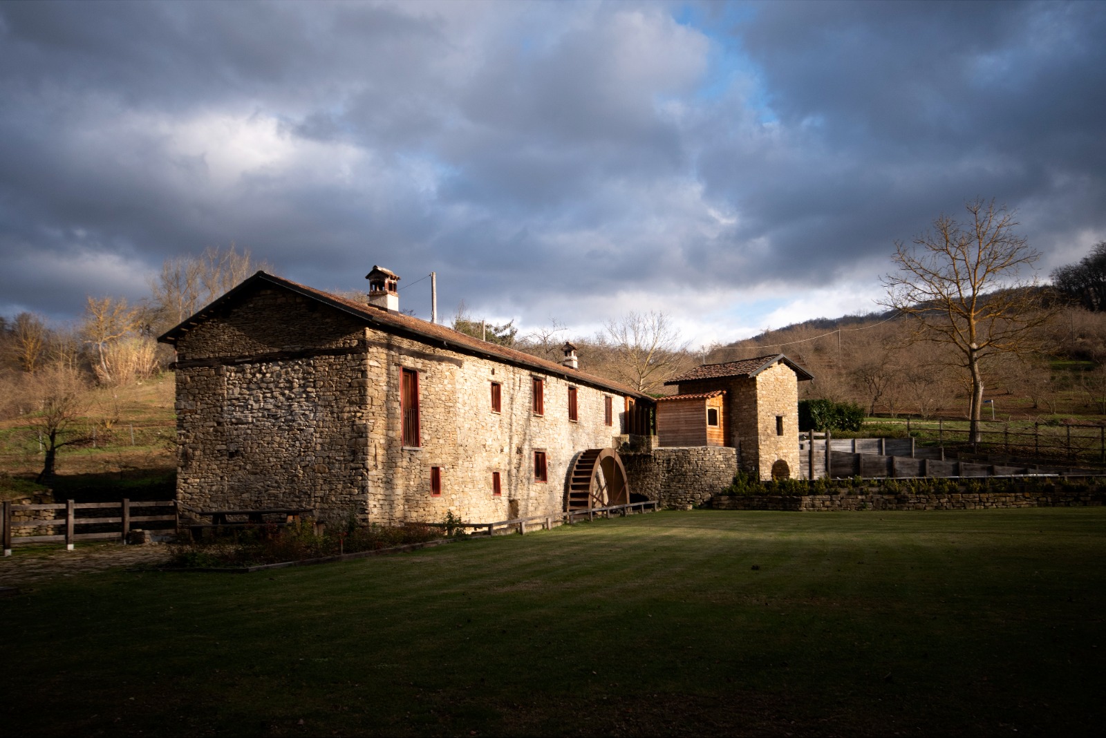 I mulini dei luoghi fenogliani in mostra alla biblioteca di Somano