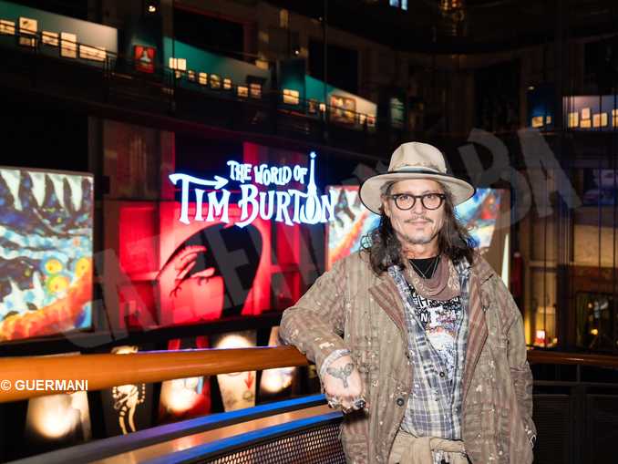 Johnny Depp visita Il mondo di Tim Burton al Museo del cinema di Torino