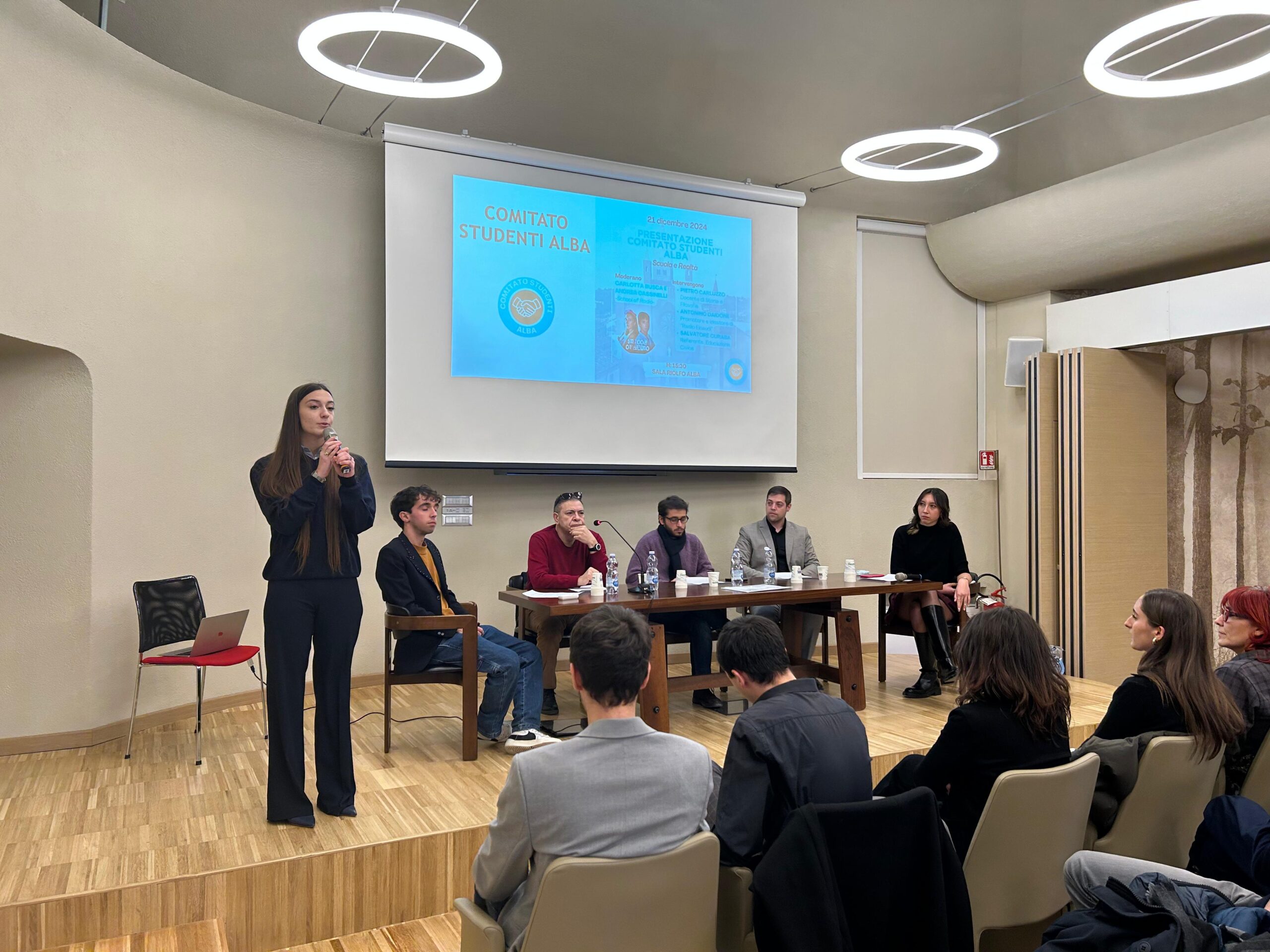 Il Comitato studenti Alba si è presentato in sala Riolfo con il ...