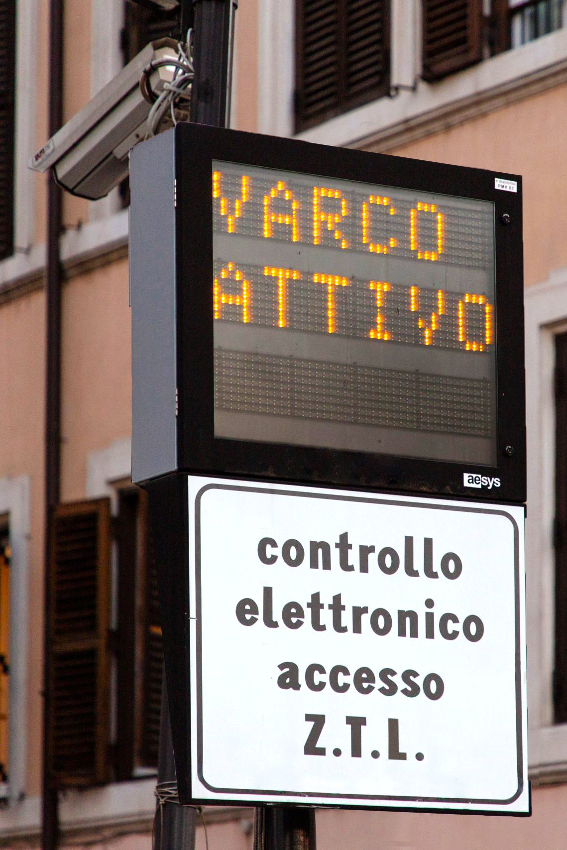 Asti / È in funzione la Ztl tra via Rossi, piazza Roma e corso Alfieri