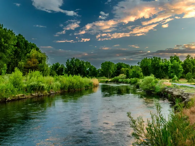 Abitiamo i nostri parchi porta i ragazzi di Asti lungo il Tanaro