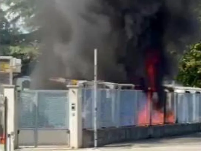 Neive, scoppia un incendio nel piazzale dell'azienda Capetta